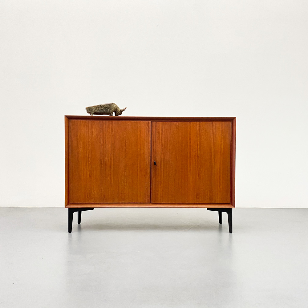 Kleines Teak-Sideboard - DesignKlassiker Berlin