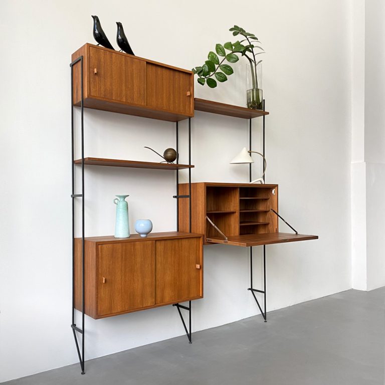 Mid-Century Regalsystem Nussbaum - DesignKlassiker Berlin